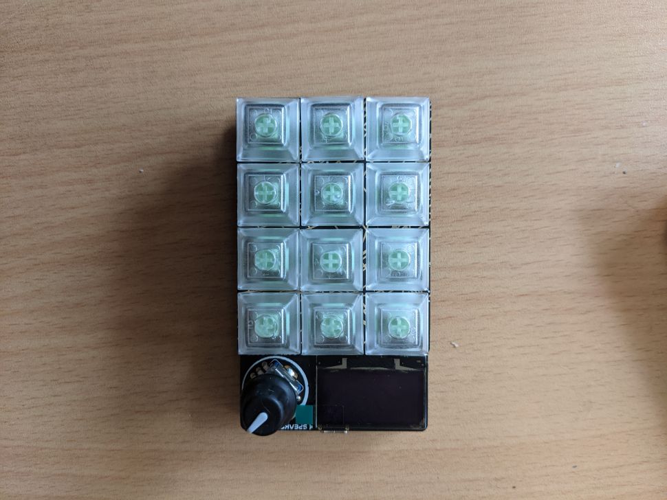 Adafruit MacroPad RP2040 รีวิว: สุดยอด DIY Keypad - TH Atsit