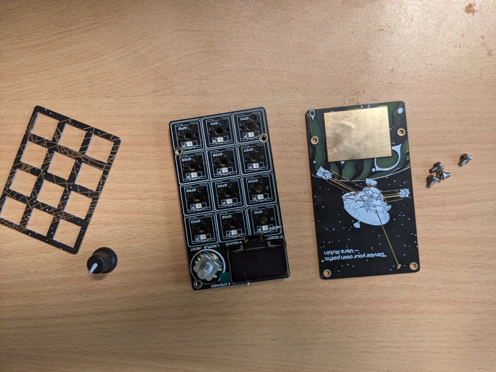 Adafruit MacroPad RP2040 รีวิว: สุดยอด DIY Keypad - TH Atsit